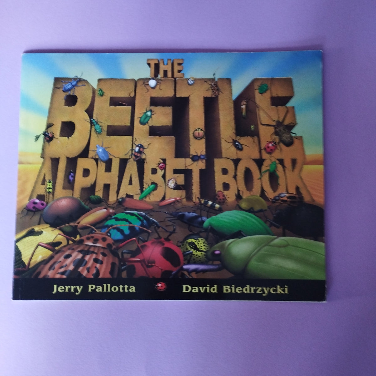 The Beetle Alphabet Book – Librairie William Crocodile